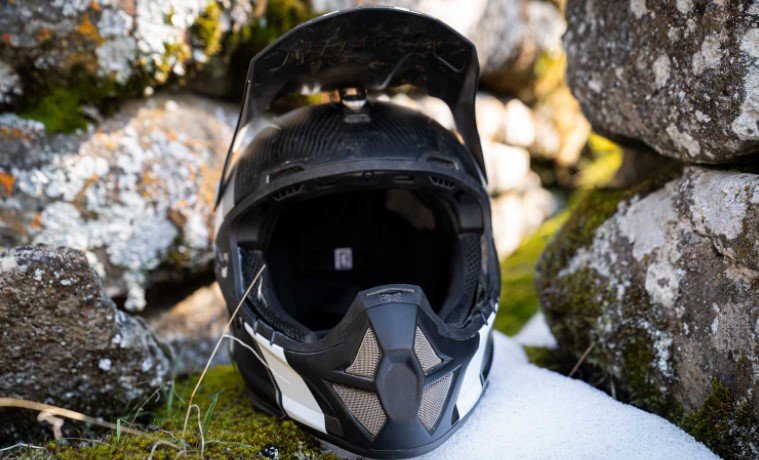 10 Best Motorcycle Helmet for Neck Pain Reviews [Details Guide]